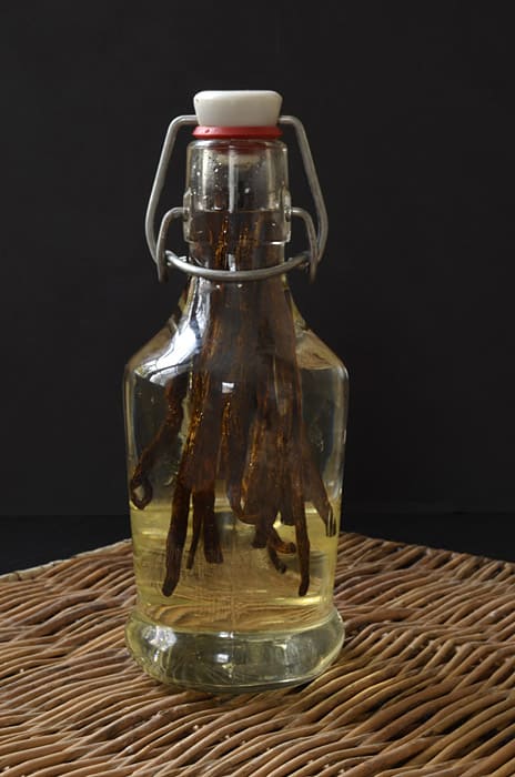 Faire son sucre vanillé, son extrait de vanille liquide et sa poudre de ...